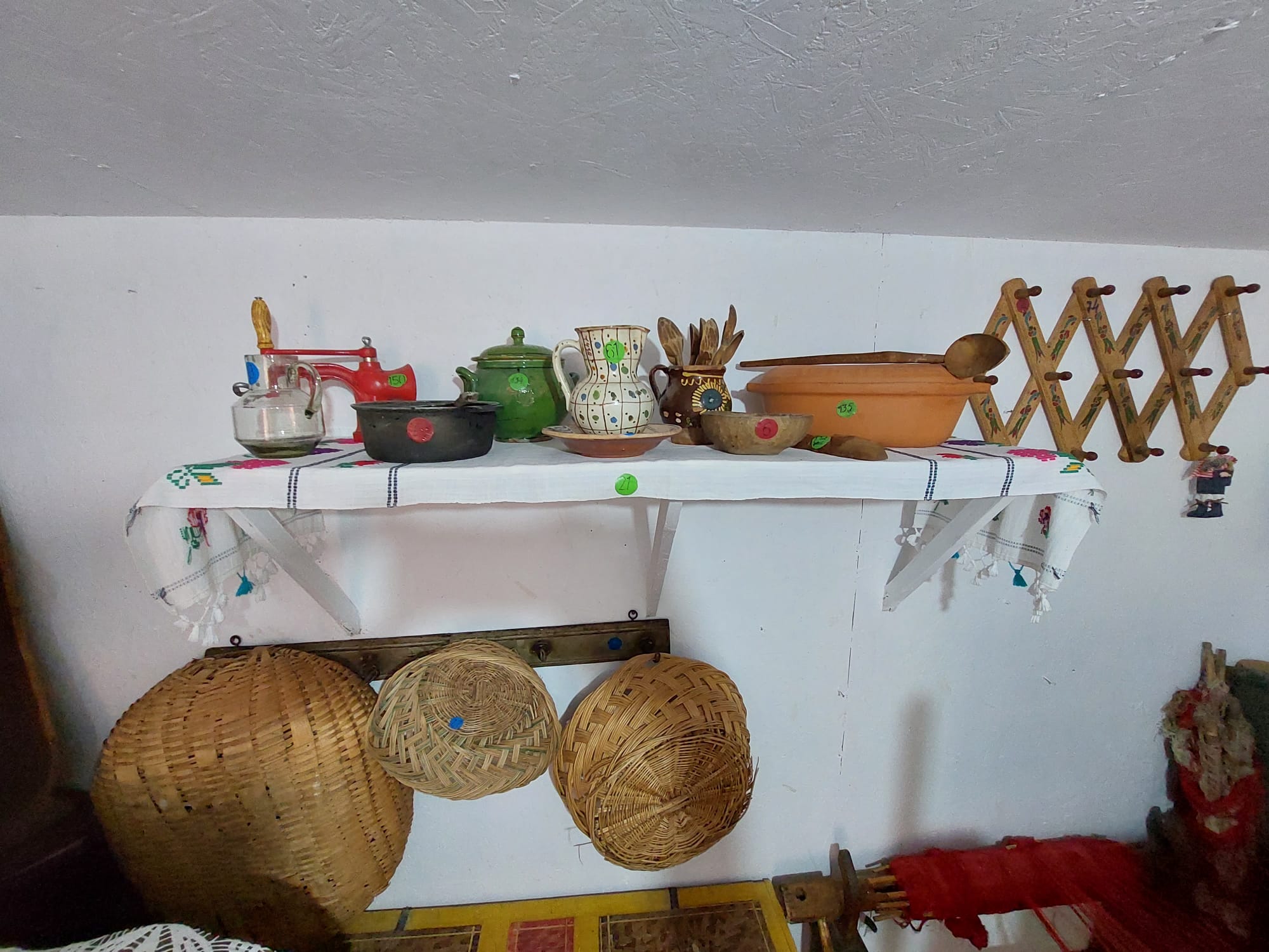 Muzeul satesc „Casa parinteasca – altarul” din Comuna Varfuri ...